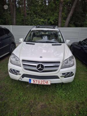 Белый Мерседес ГЛ 450 2011 в Вильнюс, объемом двигателя 4.70 л и пробегом 180 тыс. км за 10500 €, фото 9 на AUTOMOTO.COM.LV