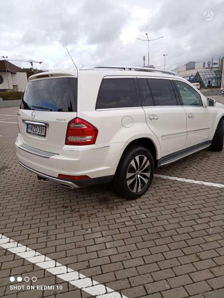 Balts Mercedes-Benz GL 450 2011 Viļņa, ar dzinēja tilpumu 4.66 L un nobraukumu 233 tūkst. km par 8999 €, foto 24 vietnē AUTOMOTO.COM.LV