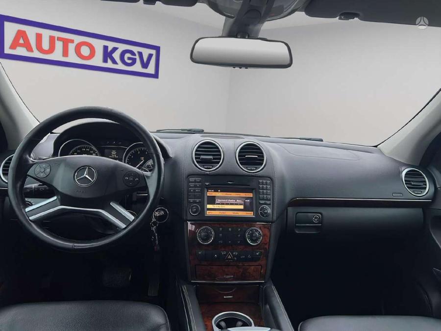 White Mercedes-Benz GL 450 2012 in Kaunas, with an engine capacity of 4.70 L and mileage of 198 thousand km for 13499 €, photo 13 on AUTOMOTO.COM.LV