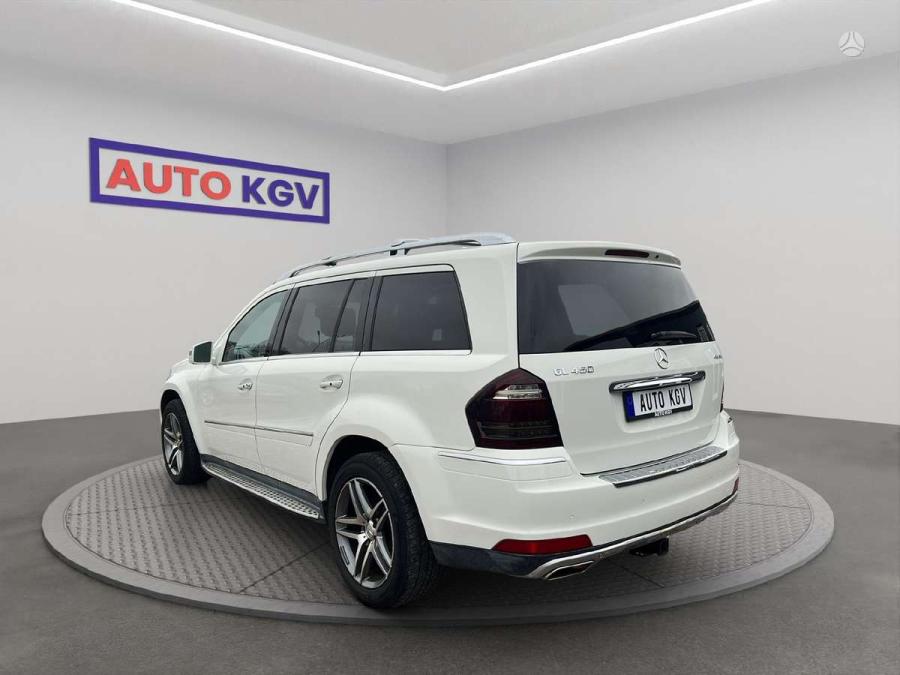 White Mercedes-Benz GL 450 2012 in Kaunas, with an engine capacity of 4.70 L and mileage of 198 thousand km for 13499 €, photo 3 on AUTOMOTO.COM.LV