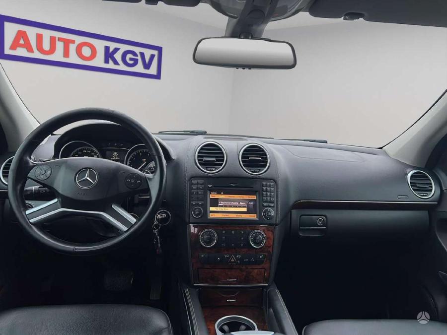 White Mercedes-Benz GL 450 2012 in Kaunas, with an engine capacity of 4.70 L and mileage of 198 thousand km for 13499 €, photo 13 on AUTOMOTO.COM.LV