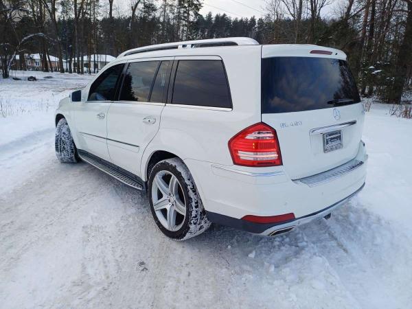 White Mercedes-Benz GL 450 2012 in Vilnius, with an engine capacity of 0.00 L and mileage of 248 thousand km for 6650 €, photo 4 on AUTOMOTO.COM.LV