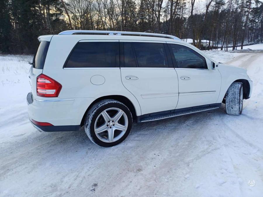 Balts Mercedes-Benz GL 450 2012 Viļņa, ar dzinēja tilpumu 0.00 L un nobraukumu 248 tūkst. km par 6650 €, foto 5 vietnē AUTOMOTO.COM.LV