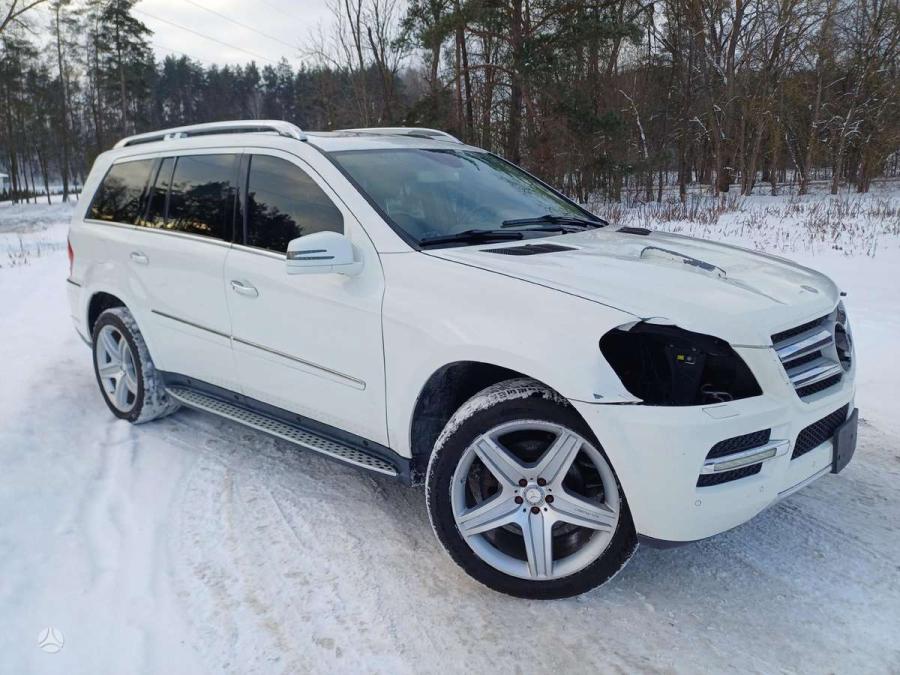 Balts Mercedes-Benz GL 450 2012 Viļņa, ar dzinēja tilpumu 0.00 L un nobraukumu 248 tūkst. km par 6650 €, foto 7 vietnē AUTOMOTO.COM.LV