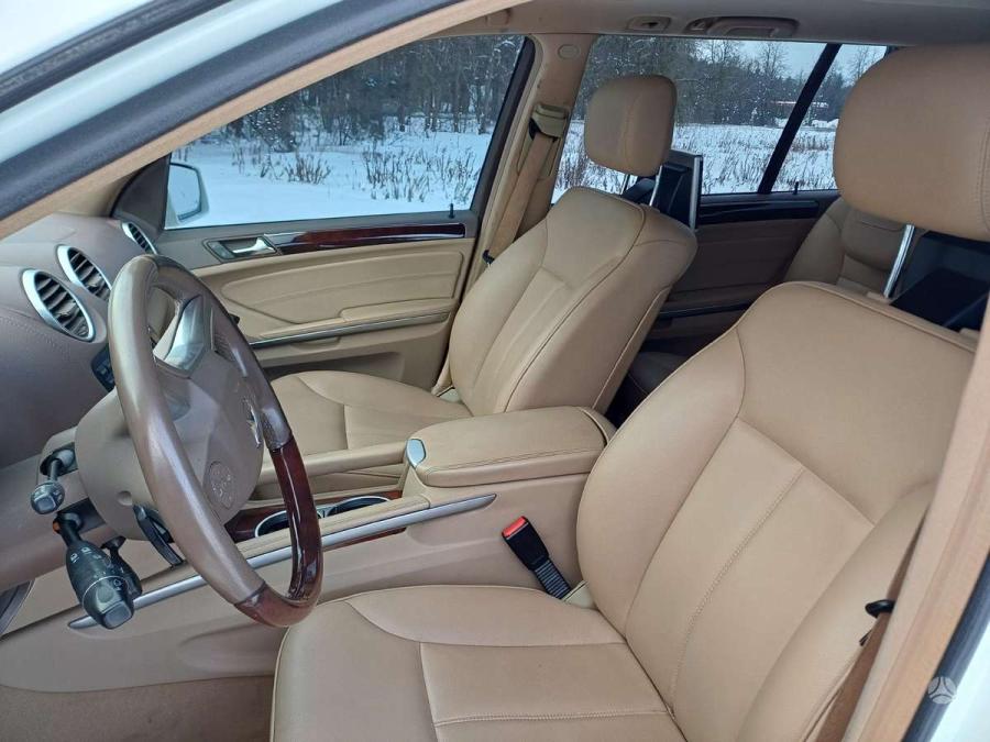 Balts Mercedes-Benz GL 450 2012 Viļņa, ar dzinēja tilpumu 0.00 L un nobraukumu 248 tūkst. km par 6650 €, foto 11 vietnē AUTOMOTO.COM.LV
