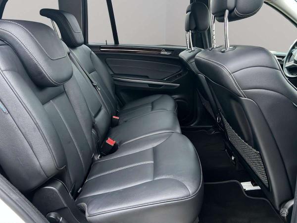 Balts Mercedes-Benz GL 450 2012 Kauņa, ar dzinēja tilpumu 4.70 L un nobraukumu 198 tūkst. km par 11499 €, foto 9 vietnē AUTOMOTO.COM.LV