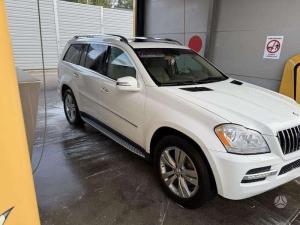 White Mercedes-Benz GL 450 2012 in Vilnius, with an engine capacity of 0.00 L and mileage of 260 thousand km for 12500 €, photo 5 on AUTOMOTO.COM.LV