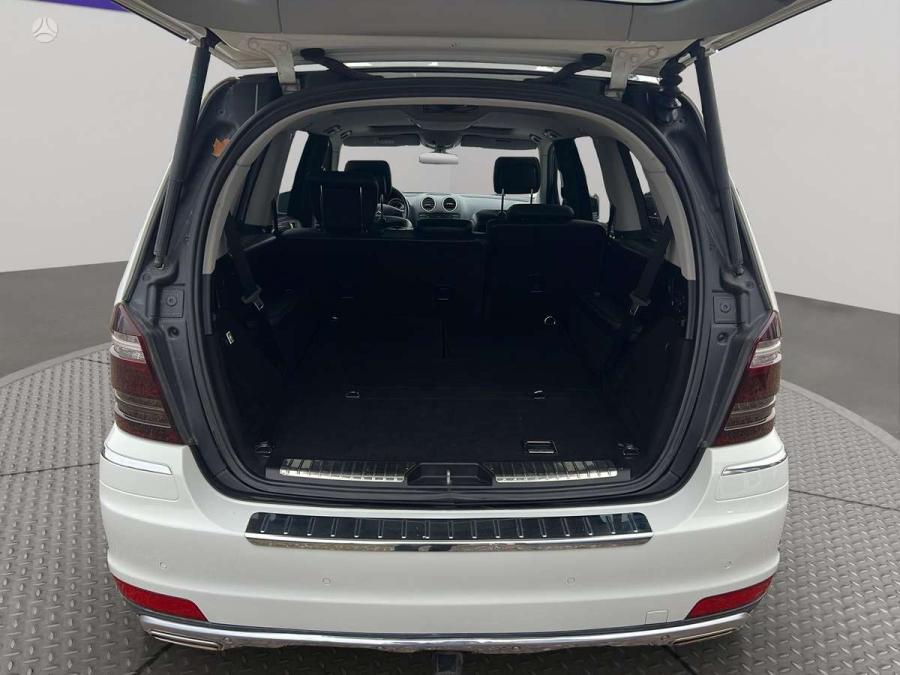 Balts Mercedes-Benz GL 450 2012 Kauņa, ar dzinēja tilpumu 4.70 L un nobraukumu 198 tūkst. km par 11000 €, foto 11 vietnē AUTOMOTO.COM.LV