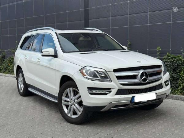 White Mercedes-Benz GL 450 2013 in Klaipeda, with an engine capacity of 4.66 L and mileage of 140 thousand km for 13500 €, photo 6 on AUTOMOTO.COM.LV