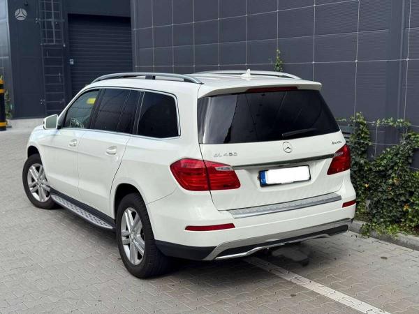White Mercedes-Benz GL 450 2013 in Klaipeda, with an engine capacity of 4.66 L and mileage of 140 thousand km for 13500 €, photo 8 on AUTOMOTO.COM.LV
