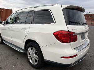 White Mercedes-Benz GL 450 2013 in Siauliai, with an engine capacity of 4.70 L and mileage of 248 thousand km for 8850 €, photo 6 on AUTOMOTO.COM.LV