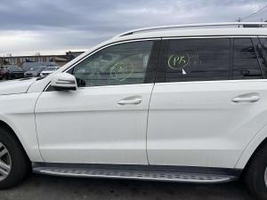 White Mercedes-Benz GL 450 2013 in Siauliai, with an engine capacity of 4.70 L and mileage of 248 thousand km for 8850 €, photo 10 on AUTOMOTO.COM.LV