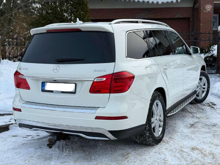 Balts Mercedes-Benz GL 450 2013 Klaipėda, ar dzinēja tilpumu 4.66 L un nobraukumu 140 tūkst. km par 14500 €, foto 4 vietnē AUTOMOTO.COM.LV