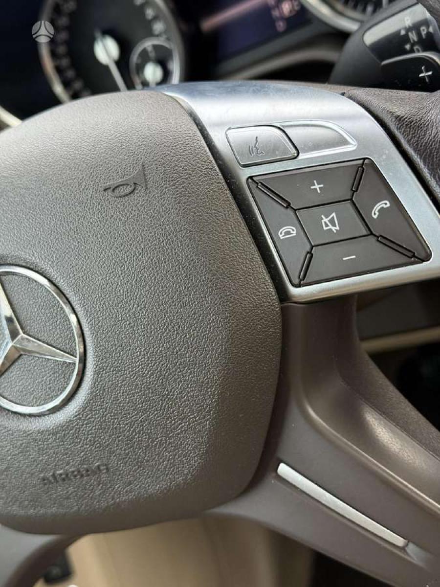 Balts Mercedes-Benz GL 450 2013 Klaipėda, ar dzinēja tilpumu 4.66 L un nobraukumu 140 tūkst. km par 14500 €, foto 17 vietnē AUTOMOTO.COM.LV