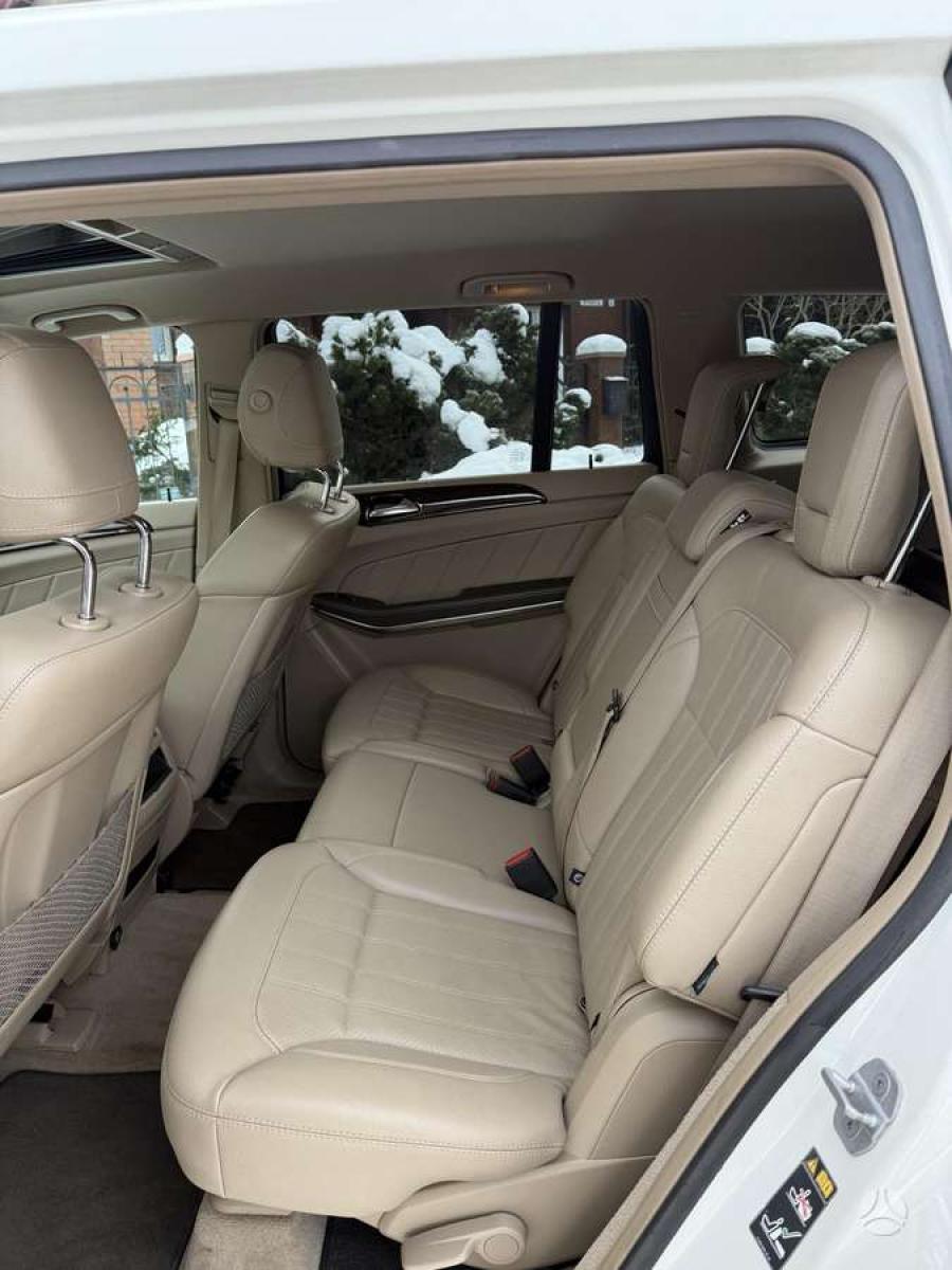 Balts Mercedes-Benz GL 450 2013 Klaipėda, ar dzinēja tilpumu 4.66 L un nobraukumu 140 tūkst. km par 14500 €, foto 34 vietnē AUTOMOTO.COM.LV