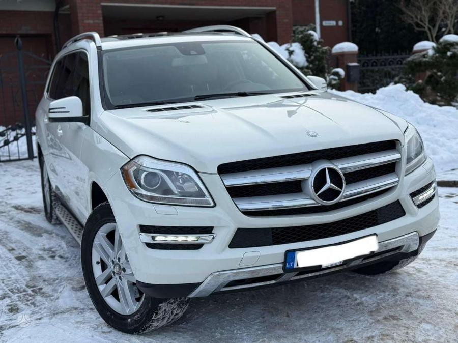 White Mercedes-Benz GL 450 2013 in Klaipeda, with an engine capacity of 4.66 L and mileage of 140 thousand km for 15700 €, photo 7 on AUTOMOTO.COM.LV