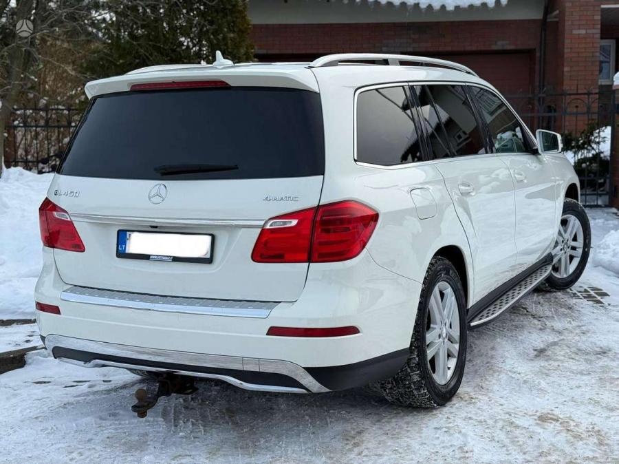 White Mercedes-Benz GL 450 2013 in Klaipeda, with an engine capacity of 4.66 L and mileage of 140 thousand km for 15700 €, photo 11 on AUTOMOTO.COM.LV