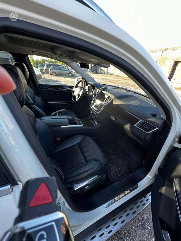 Balts Mercedes-Benz GL 450 2013 Klaipėda, ar dzinēja tilpumu 4.66 L un nobraukumu 200 tūkst. km par 7600 €, foto 5 vietnē AUTOMOTO.COM.LV