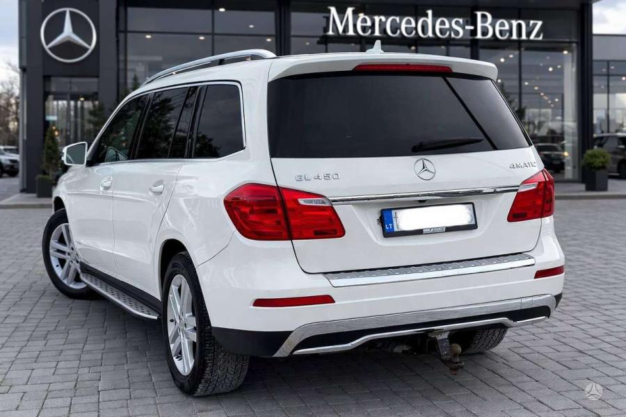 Balts Mercedes-Benz GL 450 2013 Klaipėda, ar dzinēja tilpumu 4.66 L un nobraukumu 140 tūkst. km par 14500 €, foto 7 vietnē AUTOMOTO.COM.LV