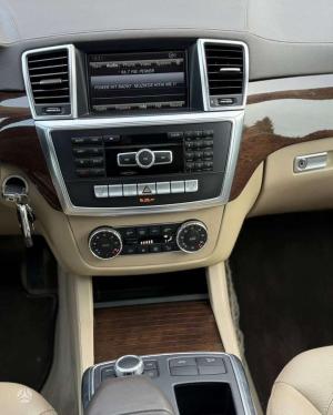 Balts Mercedes-Benz GL 450 2013 Klaipėda, ar dzinēja tilpumu 4.66 L un nobraukumu 140 tūkst. km par 14500 €, foto 12 vietnē AUTOMOTO.COM.LV