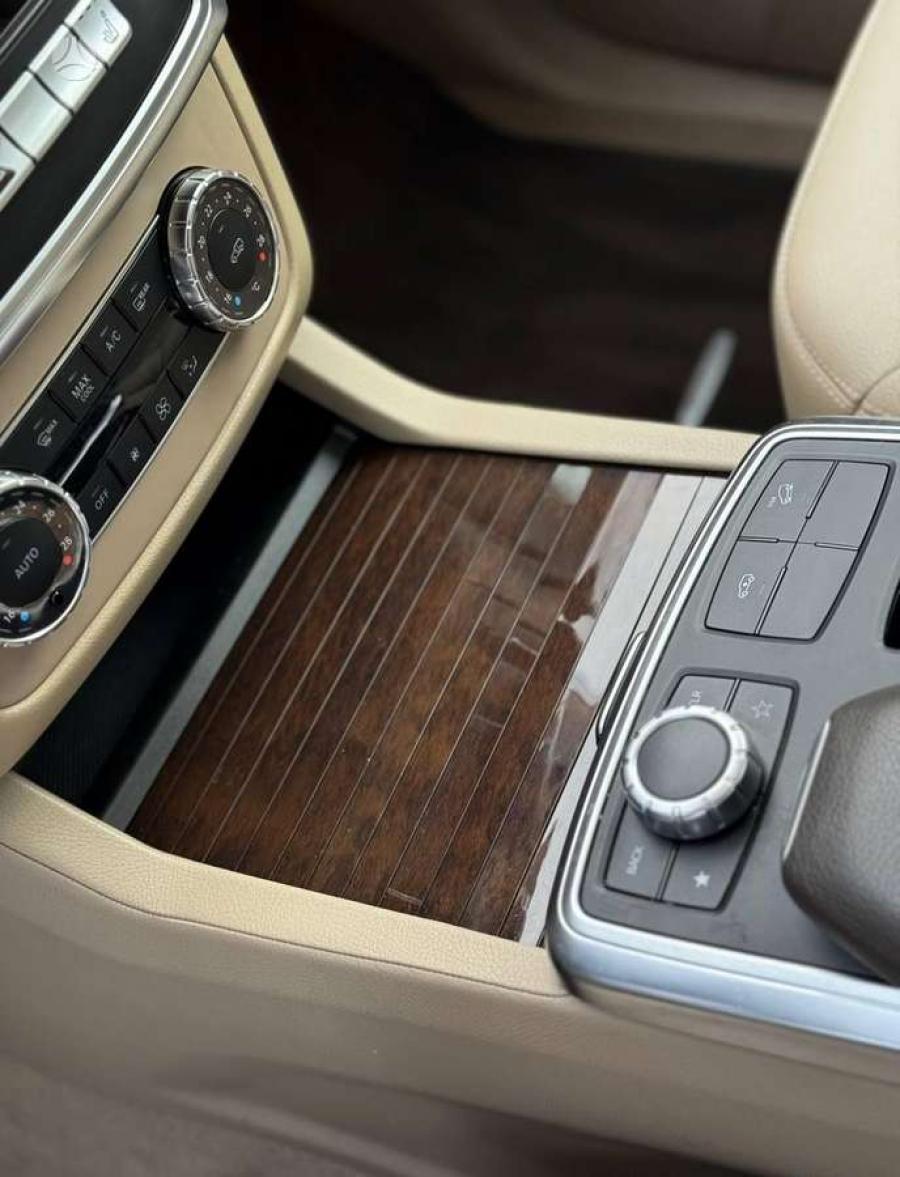 Balts Mercedes-Benz GL 450 2013 Klaipėda, ar dzinēja tilpumu 4.66 L un nobraukumu 140 tūkst. km par 14500 €, foto 20 vietnē AUTOMOTO.COM.LV