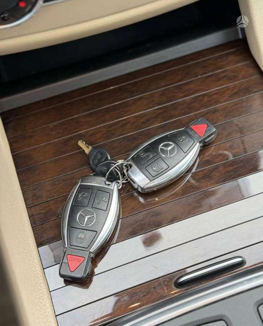 Balts Mercedes-Benz GL 450 2013 Klaipėda, ar dzinēja tilpumu 4.66 L un nobraukumu 140 tūkst. km par 14500 €, foto 29 vietnē AUTOMOTO.COM.LV