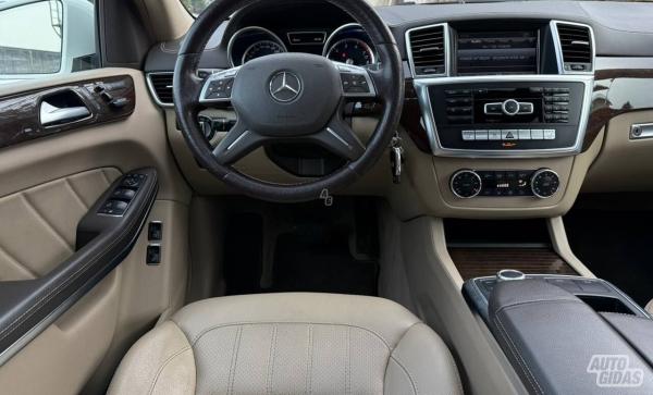 Balts Mercedes-Benz GL 450 2013 Klaipėda, ar dzinēja tilpumu 4.60 L un nobraukumu 140 tūkst. km par 14500 €, foto 10 vietnē AUTOMOTO.COM.LV