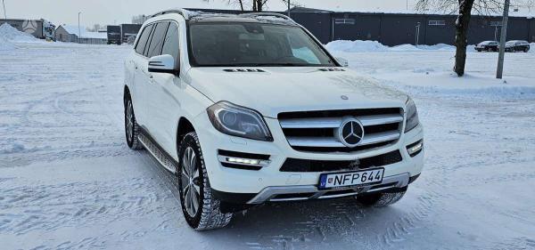 White Mercedes-Benz GL 450 2014 in Raseiniai, with an engine capacity of 4.60 L and mileage of 260 thousand km for 19000 €, photo 4 on AUTOMOTO.COM.LV