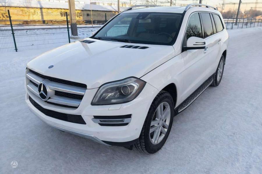 White Mercedes-Benz GL 450 2014 in Siauliai, with an engine capacity of 4.70 L and mileage of 303 thousand km for 12300 €, photo 1 on AUTOMOTO.COM.LV