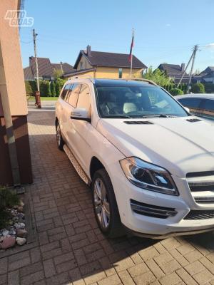 White Mercedes-Benz GL 450 2014 in Taurage, with an engine capacity of 4.60 L and mileage of 208 thousand km for 18800 €, photo 3 on AUTOMOTO.COM.LV