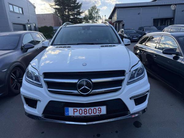 White Mercedes-Benz GL 450 2014 in Vilnius, with an engine capacity of 4.66 L and mileage of 134 thousand km for 10400 €, photo 2 on AUTOMOTO.COM.LV