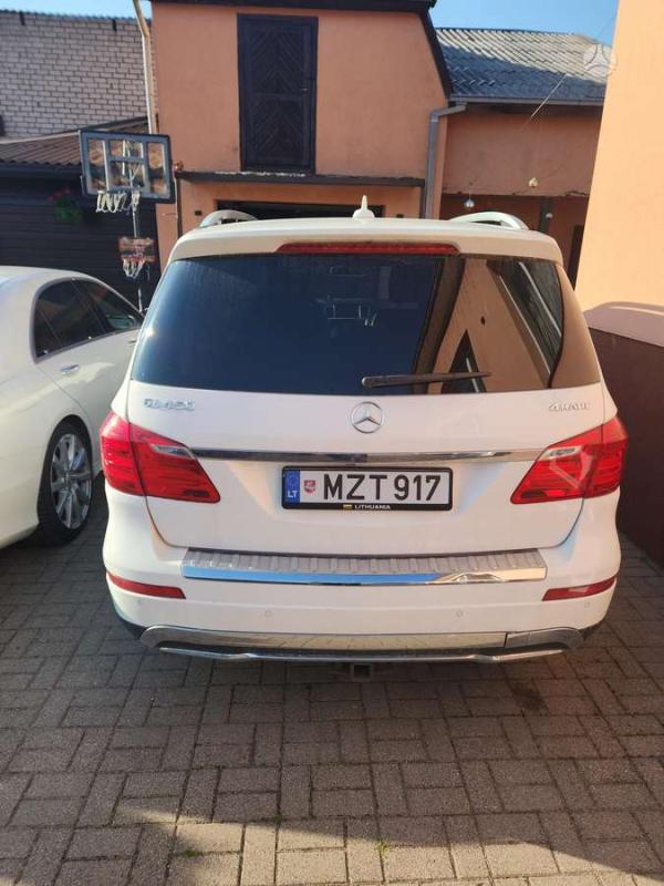 Balts Mercedes-Benz GL 450 2014 Tauragė, ar dzinēja tilpumu 4.66 L un nobraukumu 190 tūkst. km par 19000 €, foto 1 vietnē AUTOMOTO.COM.LV