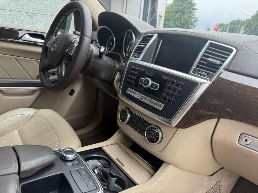 Balts Mercedes-Benz GL 450 2014 Klaipėda, ar dzinēja tilpumu 4.66 L un nobraukumu 230 tūkst. km par 13900 €, foto 13 vietnē AUTOMOTO.COM.LV
