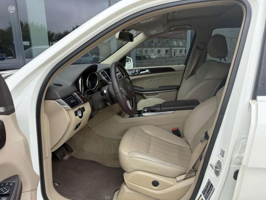Balts Mercedes-Benz GL 450 2014 Klaipėda, ar dzinēja tilpumu 4.66 L un nobraukumu 230 tūkst. km par 13900 €, foto 15 vietnē AUTOMOTO.COM.LV