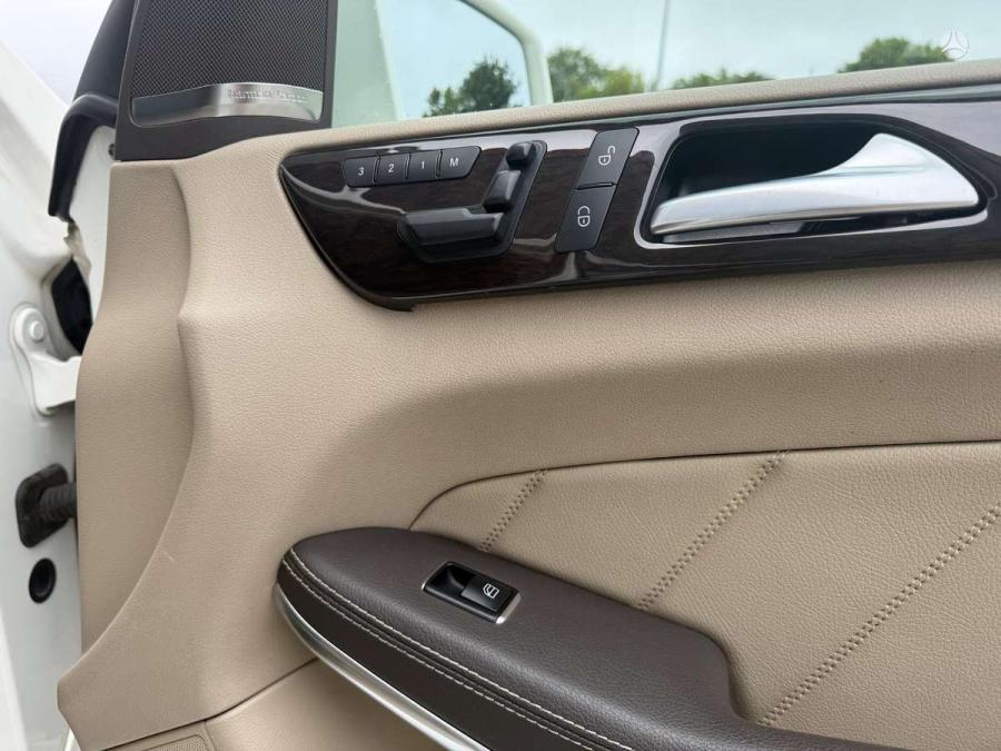 Balts Mercedes-Benz GL 450 2014 Klaipėda, ar dzinēja tilpumu 4.66 L un nobraukumu 230 tūkst. km par 13900 €, foto 18 vietnē AUTOMOTO.COM.LV