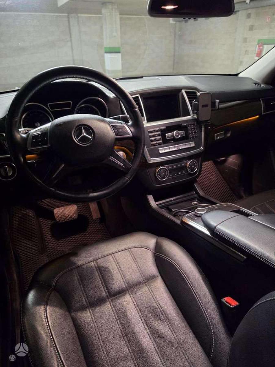 Белый Мерседес ГЛ 450 2014 в Вильнюс, объемом двигателя 4.66 л и пробегом 215 тыс. км за 13899 €, фото 7 на AUTOMOTO.COM.LV