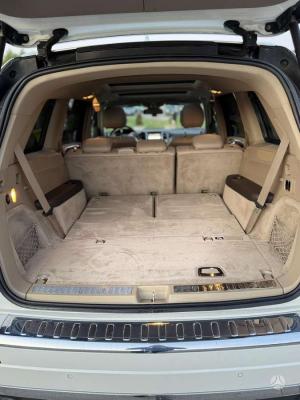 White Mercedes-Benz GL 450 2014 in Vilnius, with an engine capacity of 4.50 L and mileage of 211 thousand km for 14999 €, photo 14 on AUTOMOTO.COM.LV