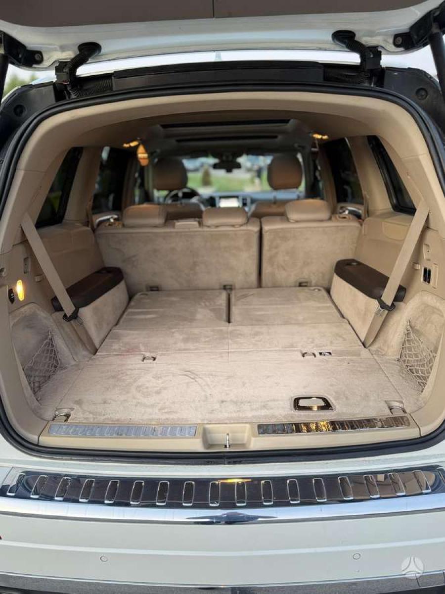 White Mercedes-Benz GL 450 2014 in Vilnius, with an engine capacity of 4.50 L and mileage of 211 thousand km for 14999 €, photo 14 on AUTOMOTO.COM.LV
