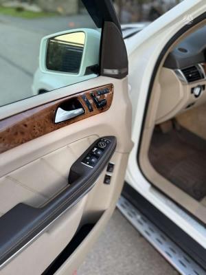 Balts Mercedes-Benz GL 450 2014 Viļņa, ar dzinēja tilpumu 4.50 L un nobraukumu 211 tūkst. km par 14999 €, foto 9 vietnē AUTOMOTO.COM.LV