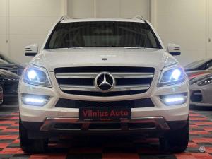 White Mercedes-Benz GL 450 2015 in Vilnius, with an engine capacity of 3.00 L and mileage of 205 thousand km for 17000 €, photo 2 on AUTOMOTO.COM.LV