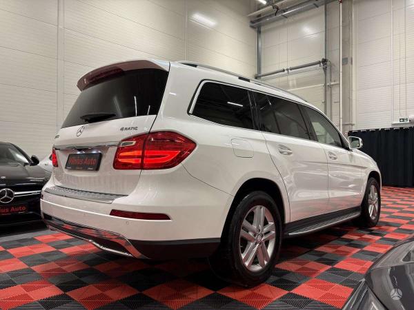 Balts Mercedes-Benz GL 450 2015 Viļņa, ar dzinēja tilpumu 3.00 L un nobraukumu 205 tūkst. km par 17000 €, foto 4 vietnē AUTOMOTO.COM.LV
