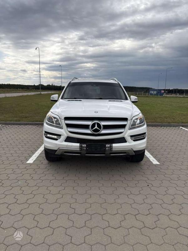 Balts Mercedes-Benz GL 450 2015 Viļņa, ar dzinēja tilpumu 3.00 L un nobraukumu 205 tūkst. km par 15500 €, foto 4 vietnē AUTOMOTO.COM.LV