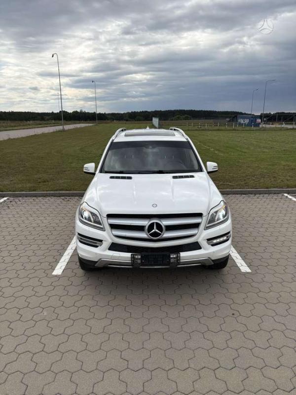 Balts Mercedes-Benz GL 450 2015 Viļņa, ar dzinēja tilpumu 3.00 L un nobraukumu 205 tūkst. km par 15500 €, foto 5 vietnē AUTOMOTO.COM.LV