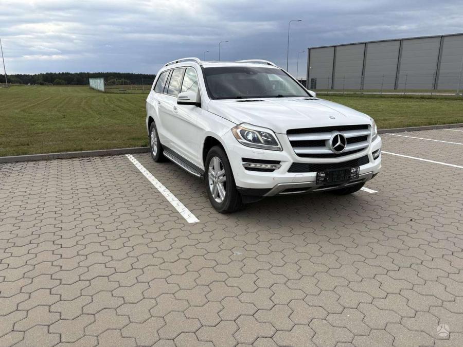 Белый Мерседес ГЛ 450 2015 в Вильнюс, объемом двигателя 3.00 л и пробегом 205 тыс. км за 15500 €, фото 6 на AUTOMOTO.COM.LV