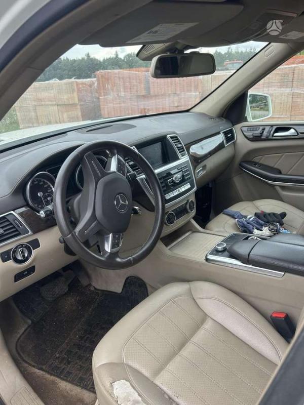 Balts Mercedes-Benz GL 450 2013 Kauņa, ar dzinēja tilpumu 4.66 L un nobraukumu 180 tūkst. km par 5200 €, foto 5 vietnē AUTOMOTO.COM.LV