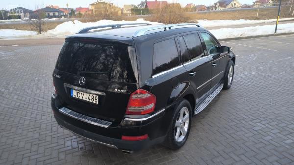 Melns Mercedes-Benz gl-500 2007 Klaipėda, ar dzinēja tilpumu 5.50 L un nobraukumu 357 tūkst. km par 4999 €, foto 8 vietnē AUTOMOTO.COM.LV