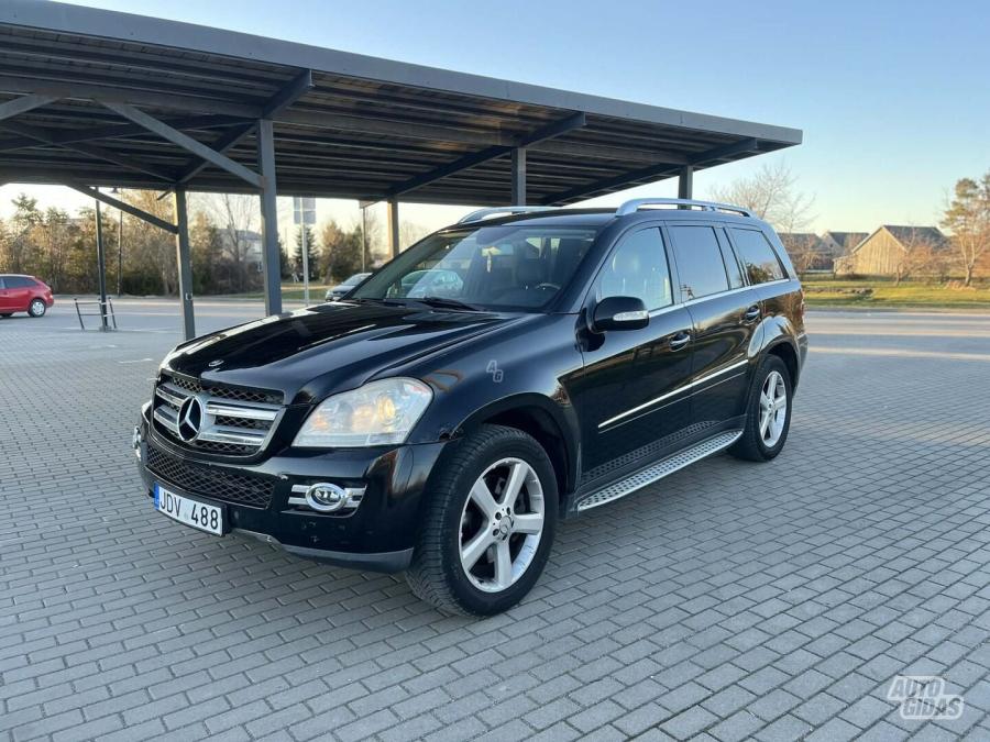 Black Mercedes-Benz gl-500 2007 in Klaipeda, with an engine capacity of 5.50 L and mileage of 360 thousand km for 4650 €, photo 1 on AUTOMOTO.COM.LV