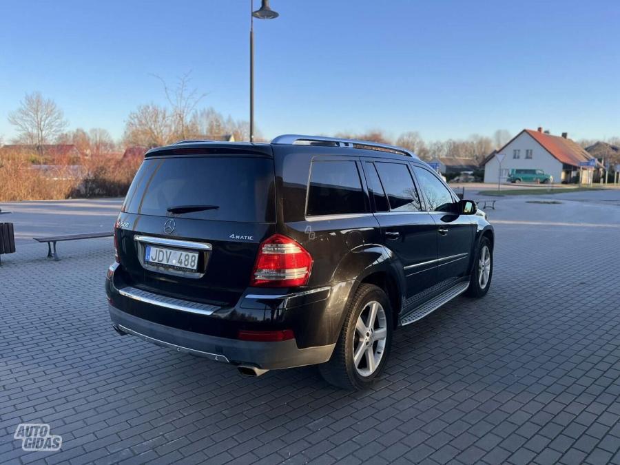 Black Mercedes-Benz gl-500 2007 in Klaipeda, with an engine capacity of 5.50 L and mileage of 360 thousand km for 4650 €, photo 4 on AUTOMOTO.COM.LV