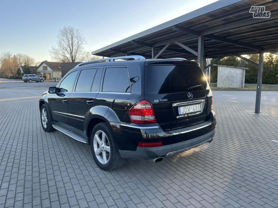 Black Mercedes-Benz gl-500 2007 in Klaipeda, with an engine capacity of 5.50 L and mileage of 360 thousand km for 4650 €, photo 6 on AUTOMOTO.COM.LV