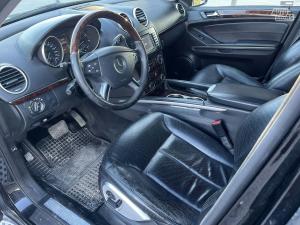 Black Mercedes-Benz gl-500 2007 in Klaipeda, with an engine capacity of 5.50 L and mileage of 360 thousand km for 4650 €, photo 8 on AUTOMOTO.COM.LV
